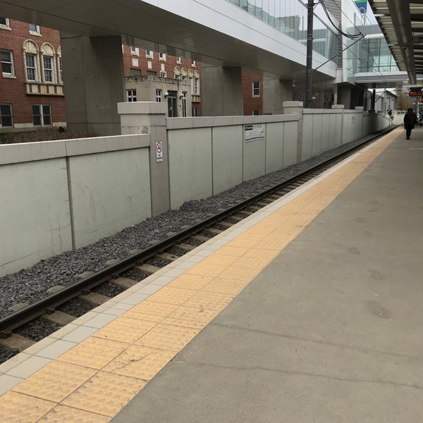 Health Sciences/Jubilee LRT Station - Light Rail Station in Edmonton