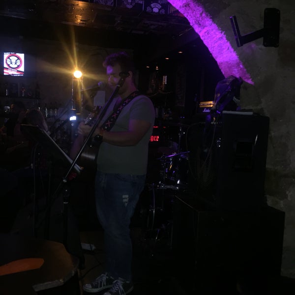 Legends Rock Bar - Παλιά Πόλη - 7 tips