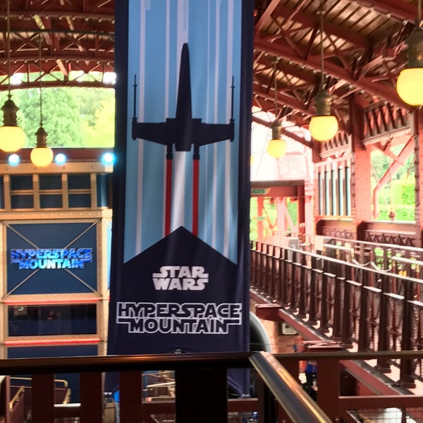 Inside Space Mountain Mission 2 Line