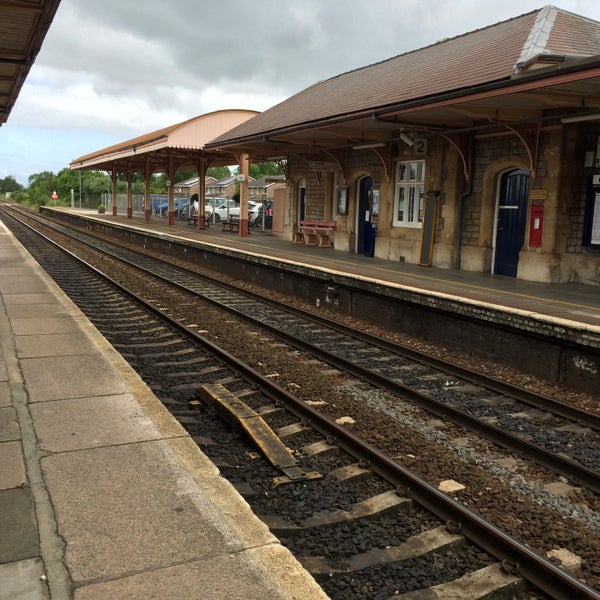 Yatton Railway Station (YAT) - Rail Station