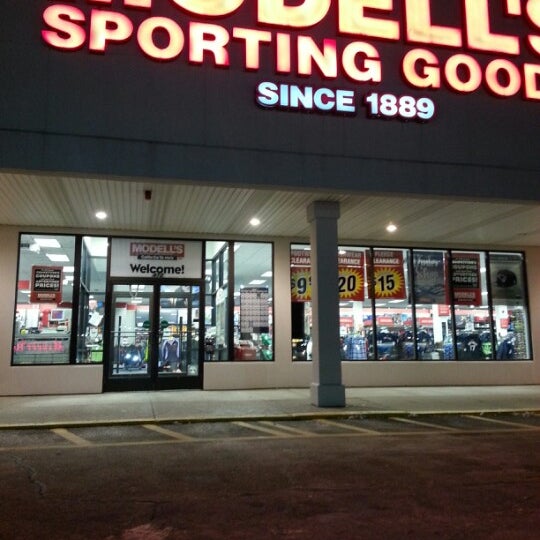 Photos at Modell's Sporting Goods (Now Closed) - Sporting Goods Retail