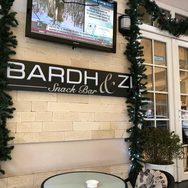 Bardh e Zi - Café in Tirane