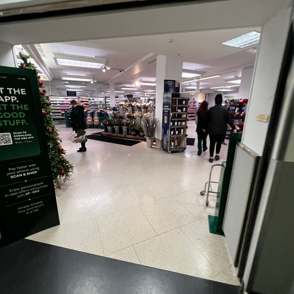 Marks & Spencer - 41 Murraygate