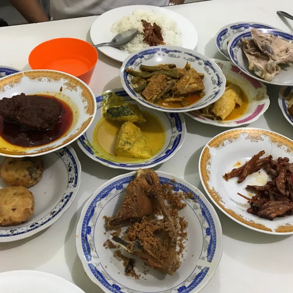 Rumah Makan Padang Sari Bundo Sati - Padangnese Restaurant in Surabaya