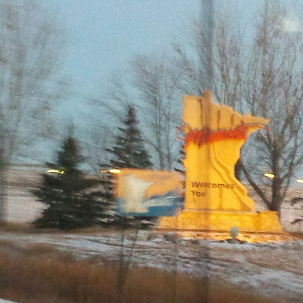 Photos at Minnesota / North Dakota State Line - Border Crossing in Fargo