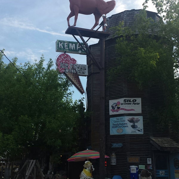Silo Ice Cream Parlor - Motley, MN