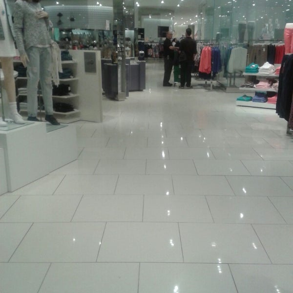 La Maison Simons - Sainte-Foy - Québec, QC