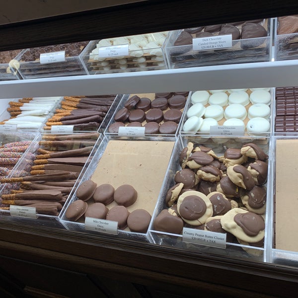 Dan's Minocqua Fudge - Candy Store in Minocqua