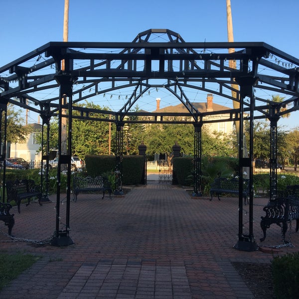 Darragh Park - Garden in Galveston