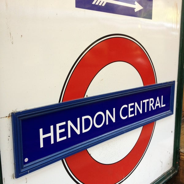 Hendon Central London Underground Station - Metro Station in London