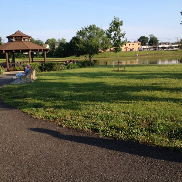 Spring Lake Park & Playground - 4 tips from 402 visitors