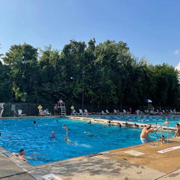 Francis Pool - West End - 9 tips from 701 visitors