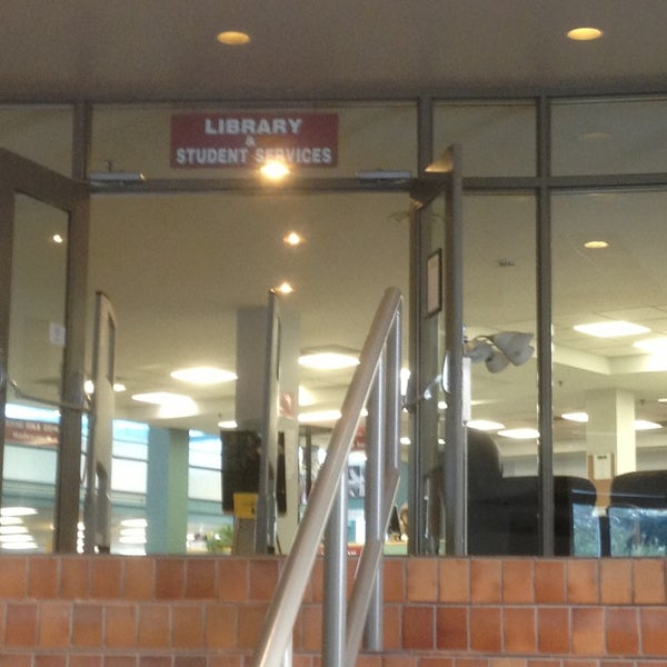 Olds College Library - Olds, AB