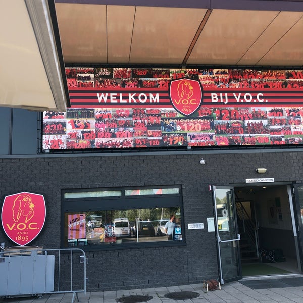 Rotterdamsche Cricket & Voetbalvereeniging V.O.C. - Schiebroek ...