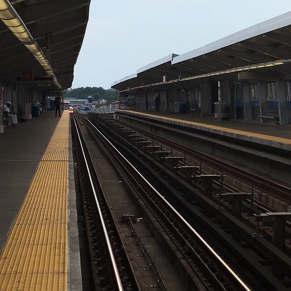 SEPTA MFL 60th Street Station - Metro Station in Philadelphia