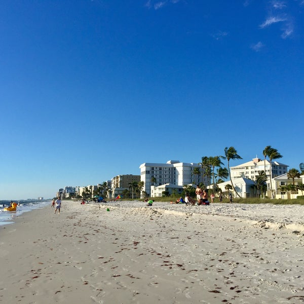 Via Miramar Beach - Beach in Moorings