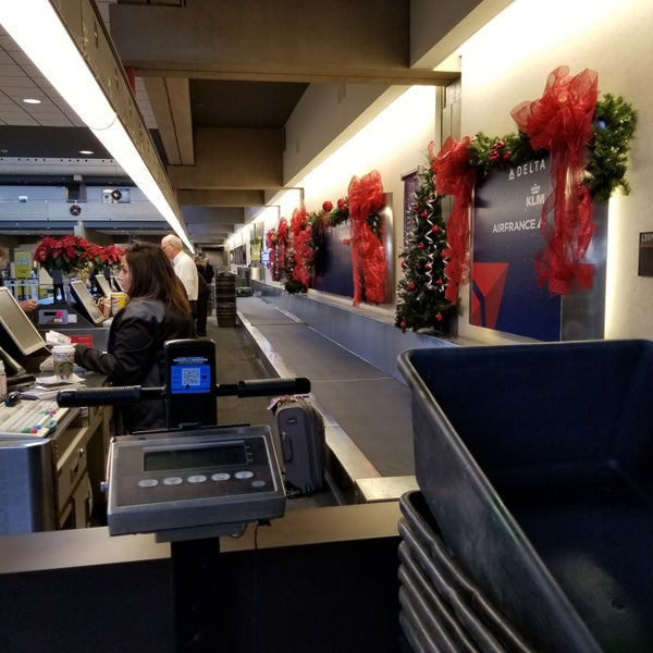 Delta Air Lines Ticket Counter - 2 tips from 584 visitors