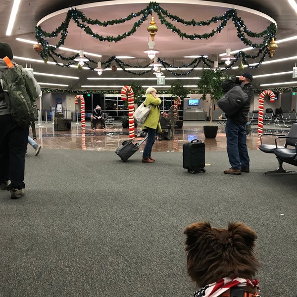 Gate B6 - Airport Gate in Anchorage