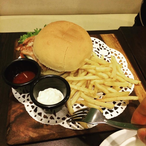 Hong Kong Kim Gary Restaurant (香港金加利茶餐厅) (Now Closed) - AEON Taman ...