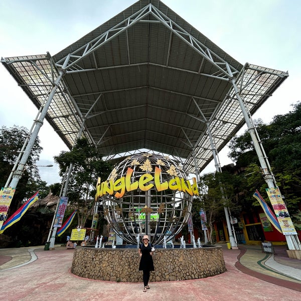 JungleLand Adventure Theme Park - Jalan Jungleland Boulevard, Sentul ...