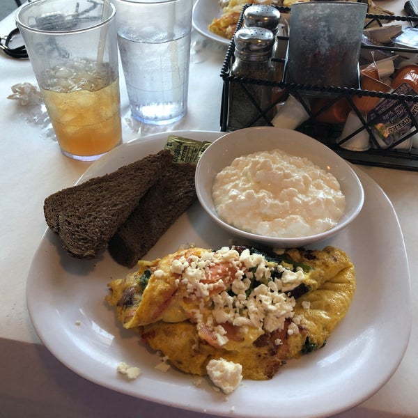 The Small Cafe - Breakfast Spot in Long Beach