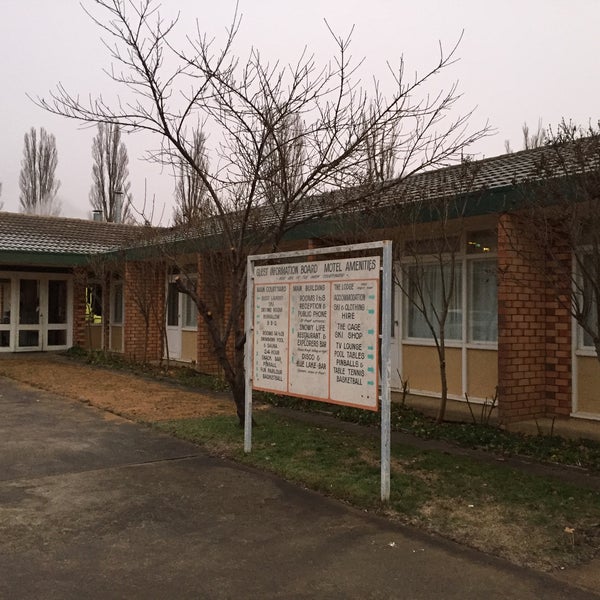 Snowy Mountains Coach & Motor Inn - Motel in Berridale