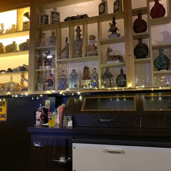 Thorns Showcase Lounge - Dive Bar in Seward