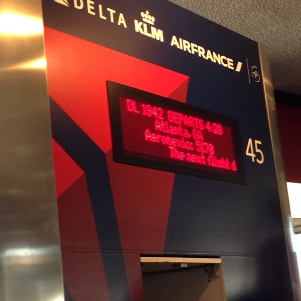 Photos at Gate B45 - Airport Gate in Newark Airport and Port Newark