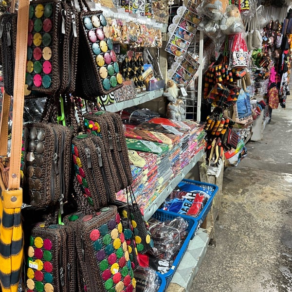 Pasar Kraftangan (Handicraft Market) - Jln. Tun Fuad Stephens Sinsuran