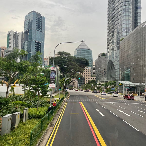 Bus Stop 09022 (Orchard Stn Exit 13) - Orchard Road - 8 tips