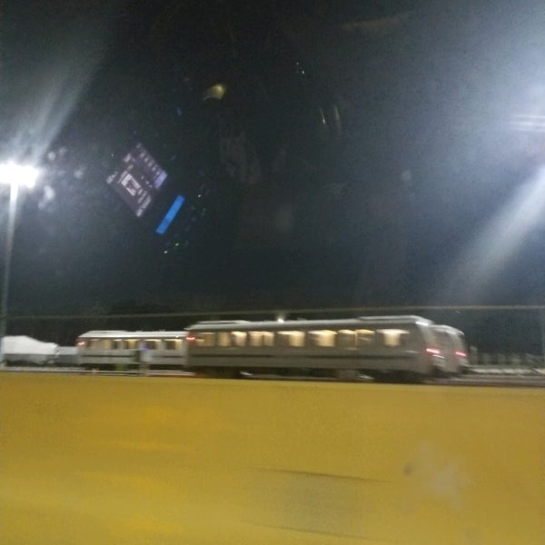 JFK AirTrain - Lefferts Boulevard - Airport Tram Station in Queens