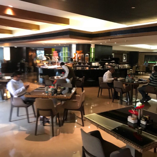 The Earth Plate - Restaurant in Airport