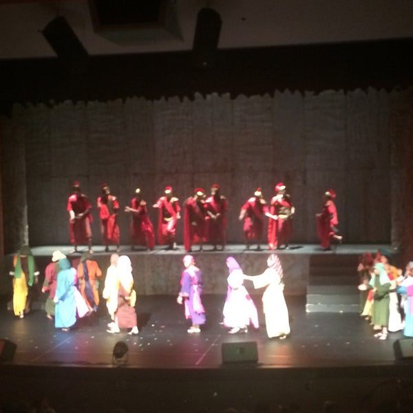 Cardinal Carter Academy for the Arts - Willowdale - 36 Greenfield Ave