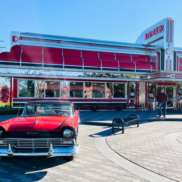 Sunliner Diner - Pigeon Forge - Diner