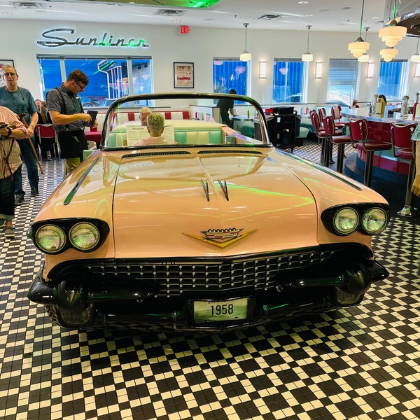 Sunliner Diner - Pigeon Forge - Diner