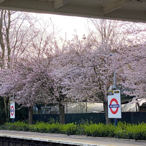 Photos at Kew Gardens Underground Station - Station App