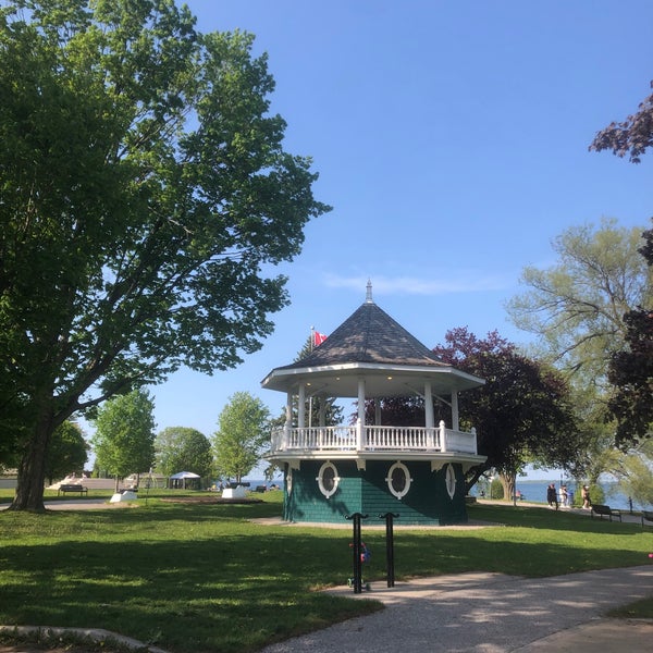 Couchiching Beach Park - Park in Orillia