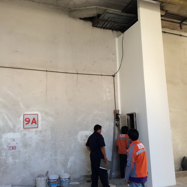 Photos at Vongvanij Complex Building B (อาคารว่องวานิช คอมเพล็กซ์ บี) - 10 tips from 1486 visitors