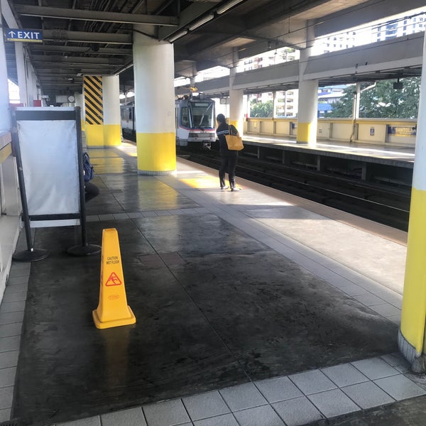 Photos at MRT3 - Santolan-Annapolis Station - Quezon City District 4 ...
