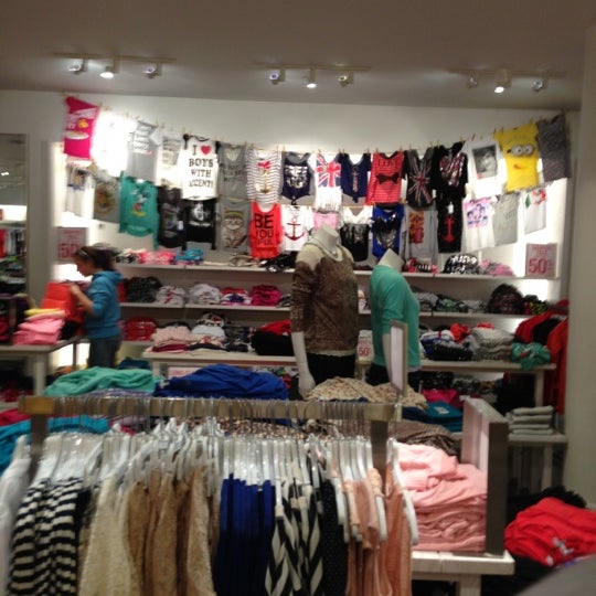 Delias Clothing Store