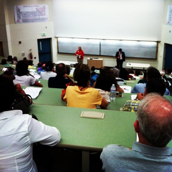 Cox Science Building - College Science Building in Coral Gables
