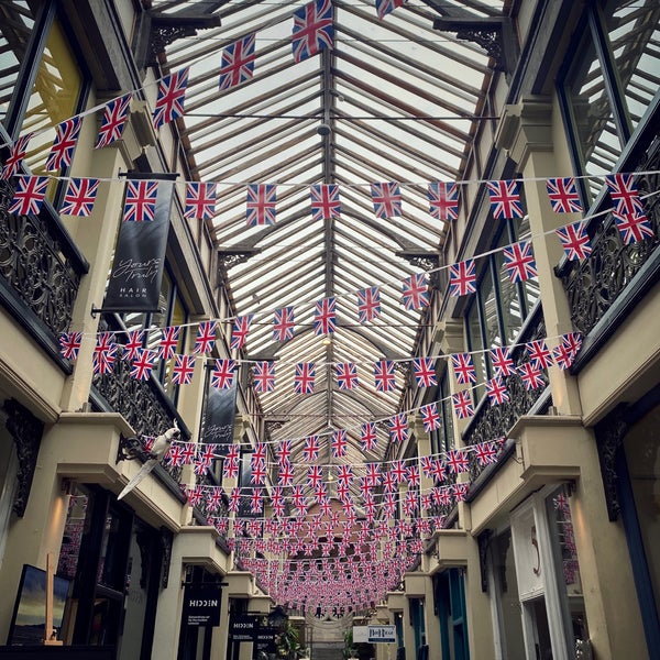 Clifton Arcade - Shopping Mall in Clifton