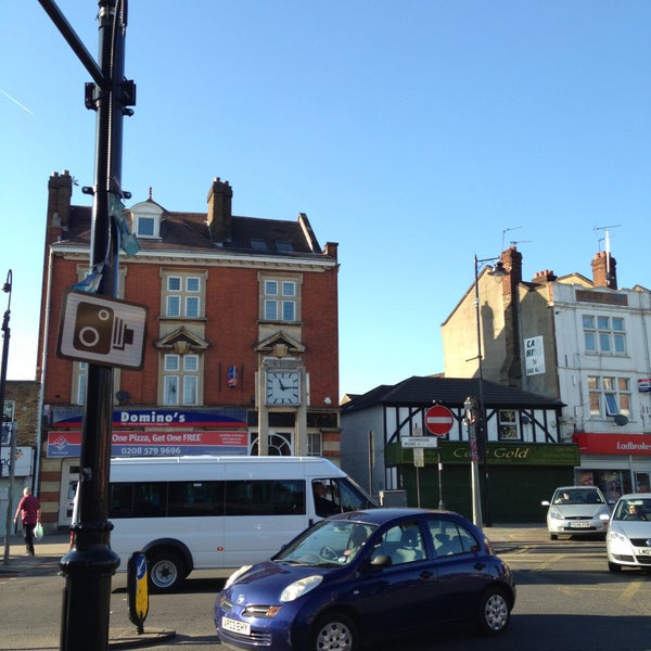 Hanwell Broadway - Road