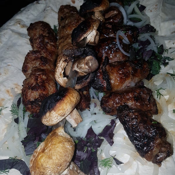 Qaya restoranı - Diner in Bakı