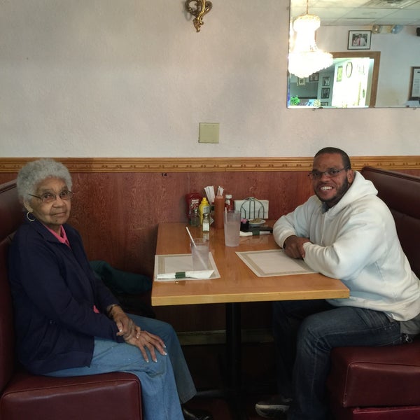 Ruby's Kitchen - Southern Food Restaurant in Toledo