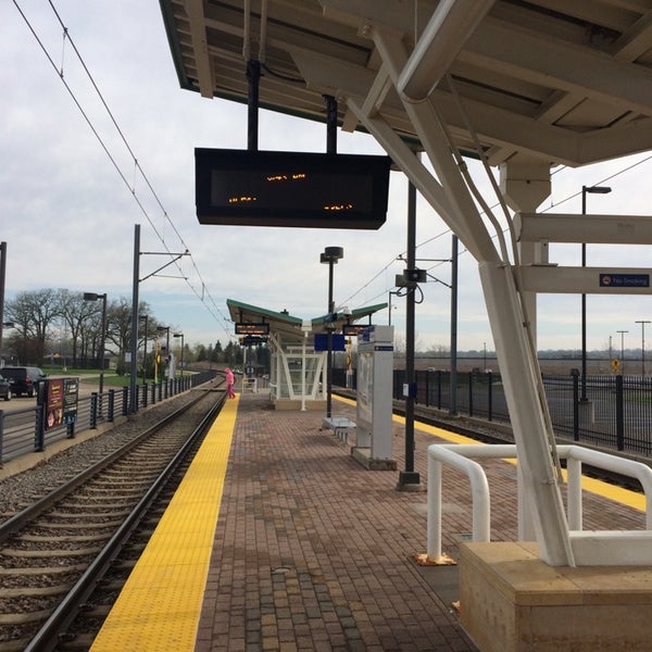 Photos at Fort Snelling LRT Station - 6053 Minnehaha Ave