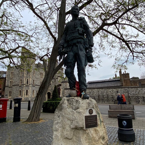 Irish Guards Statue - Windsor, Berkshire