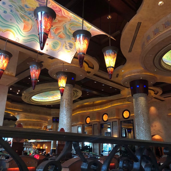 Cheesecake Factory Interior