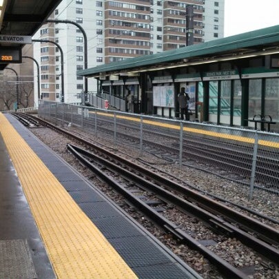 MBTA Science Park / West End Station - Metro Station in Downtown Boston