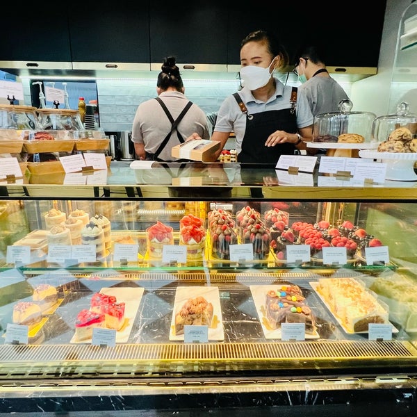 Truly Scrumptious - Bakery